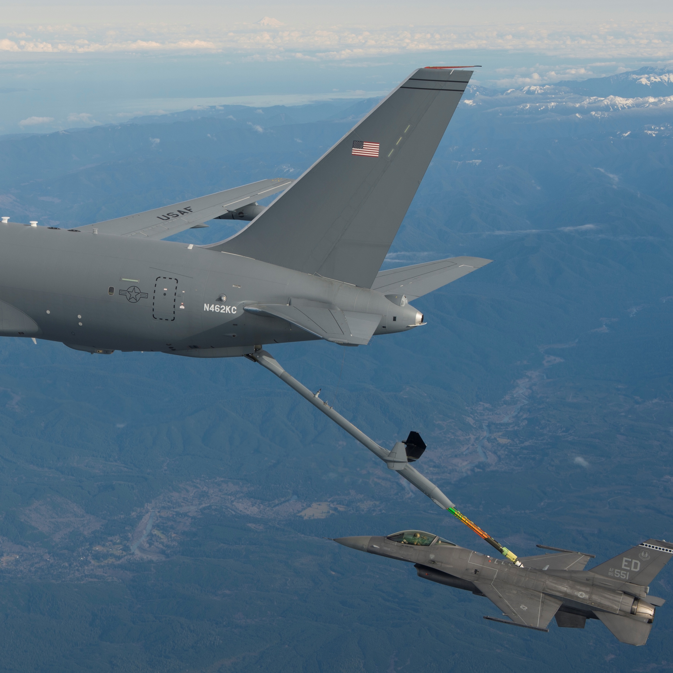 New Boeing Tanker Makes First Refueling Flight - 24/7 Wall St.