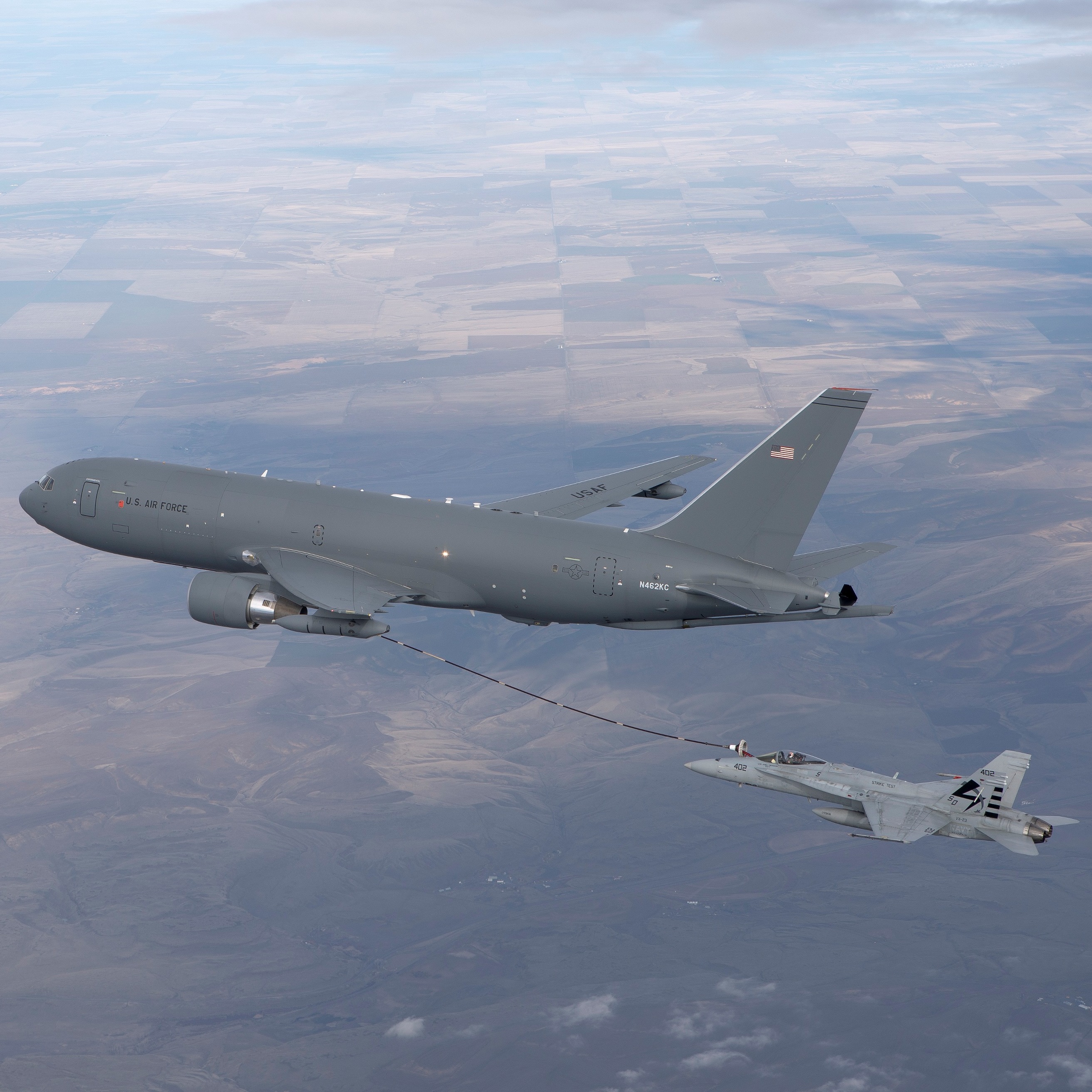 Boeing Tanker Successfully Refuels Air Force Cargo Plane - 24/7 Wall St.