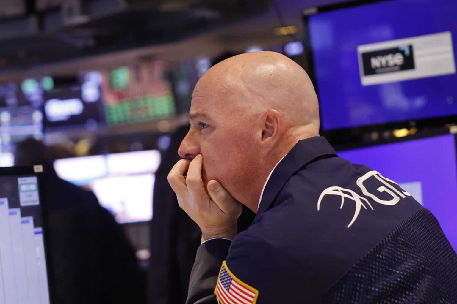 K-Shaped and Cracking: Stocks Hit All-Time Highs as Consumer Sentiment ...