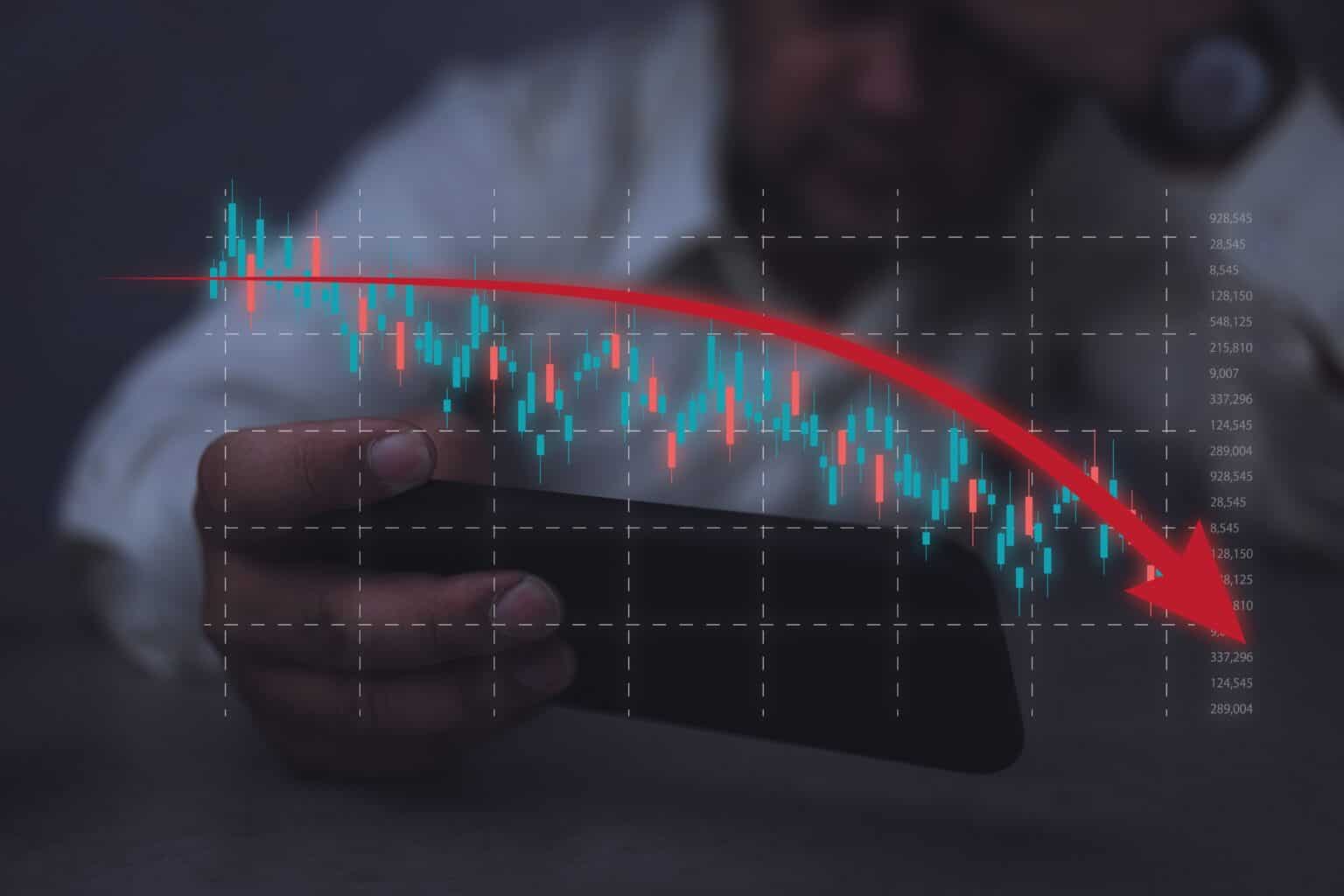Lyft (LYFT) Trades 31% Below Price Targets After Falling Nearly 50% ...