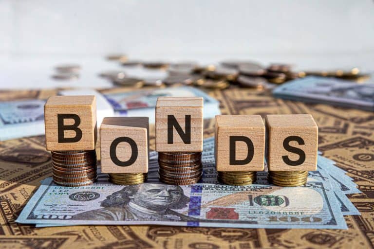 Bonds Now Make Up Just 8% of the Average Portfolio. What Replaced Them ...