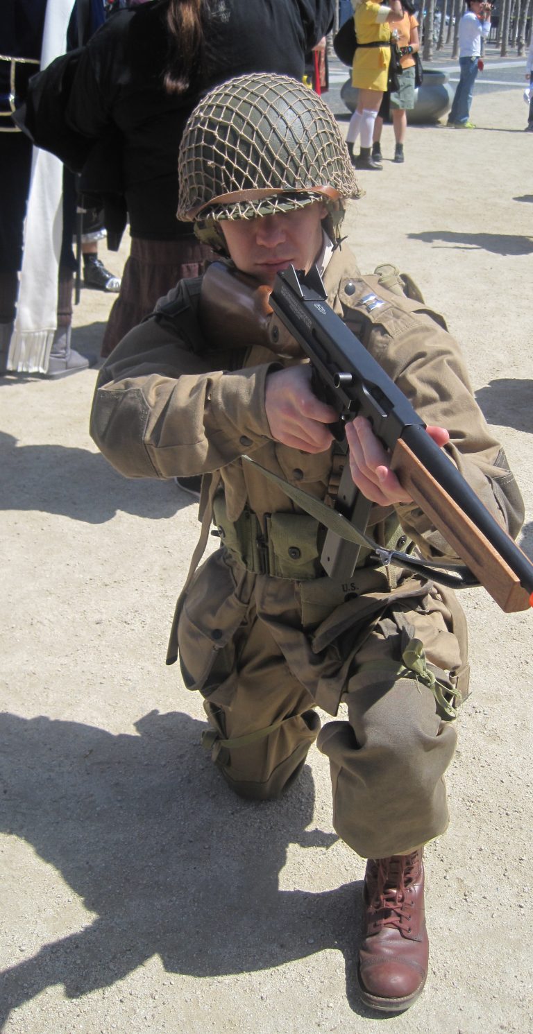 Everything WWII Paratroopers Carried Into the D-Day Invasion - 24/7 ...